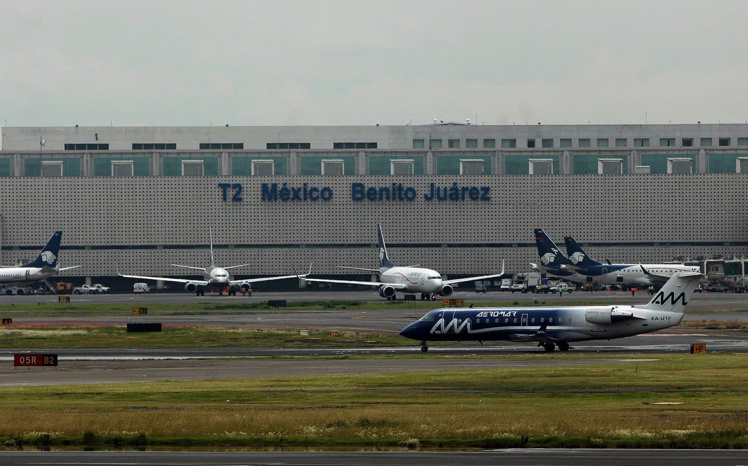 El aeropuerto de Ciudad de México suspende temporalmente aterrizajes ...