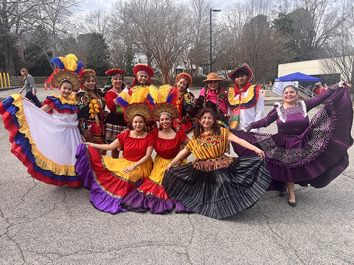 El Desfile de Reyes: Tradición y orgullo – La Conexión USA