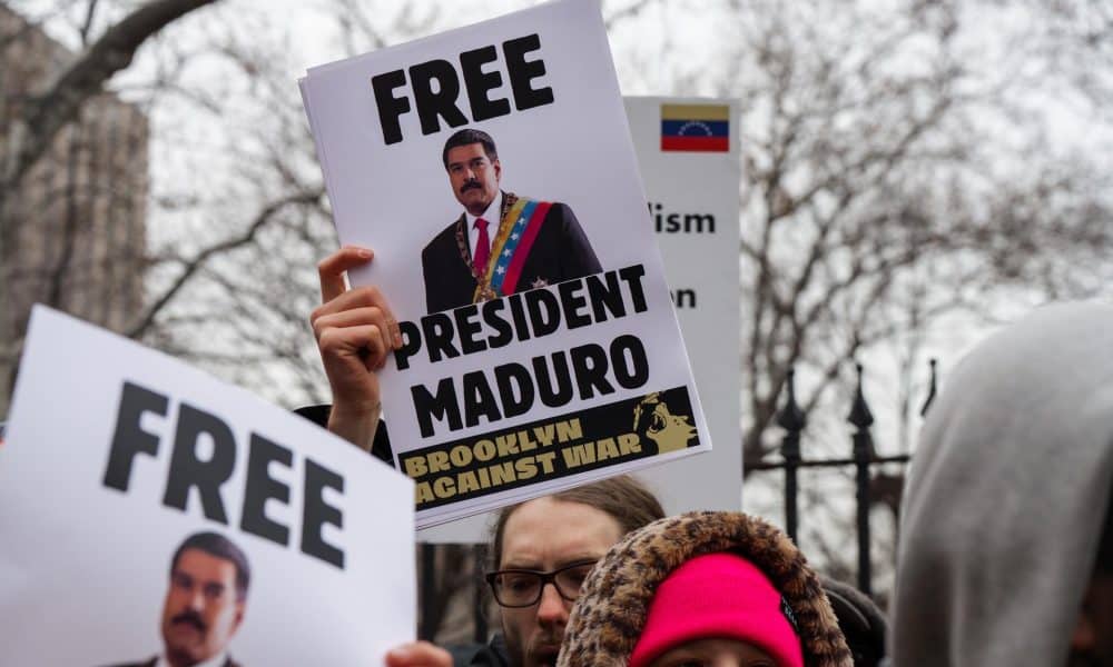 El abogado de Maduro es Barry Pollack, que asistió a Assange en el caso ...