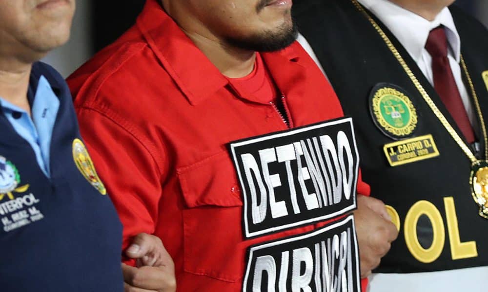 ‘El Monstruo’, “el hombre más buscado” de Perú, llega a Lima extraditado desde Paraguay – La ...