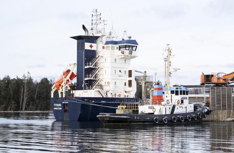 Detenidos dos tripulantes del barco sospechoso de dañar un cable ...